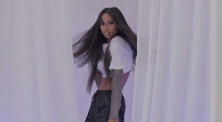 Meet Maria Raquel – CanvasRebel Magazine