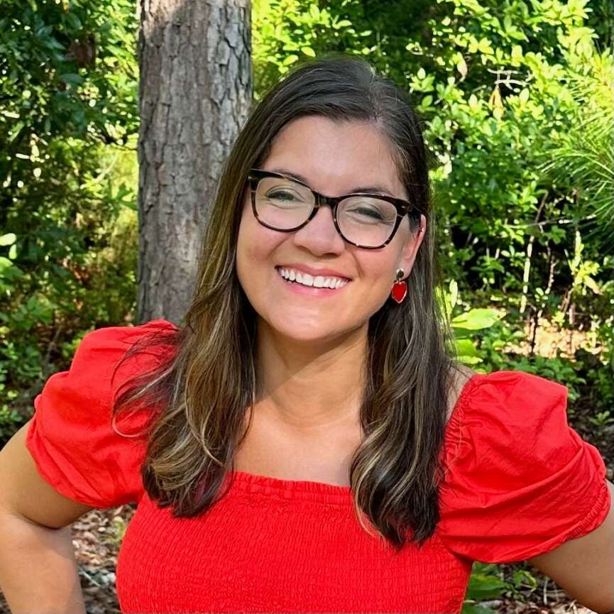 Meet Danielle Jones - CanvasRebel Magazine